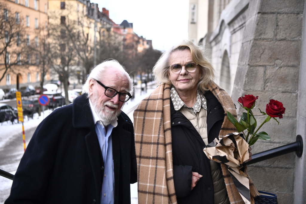 Vänner och familj tog farväl av Lasse Lönndahl