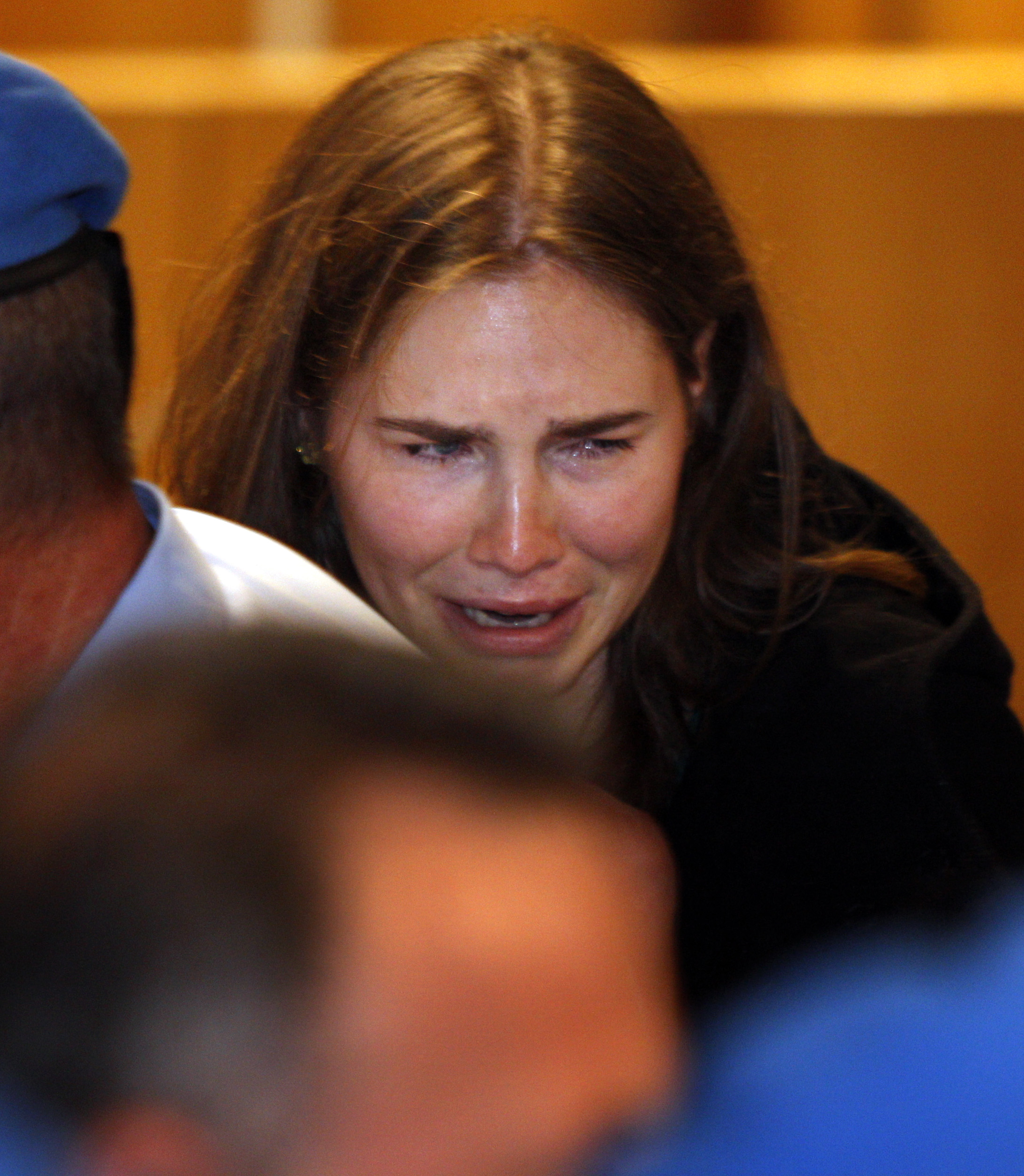 Amanda Knox frias – bröt ihop i rätten