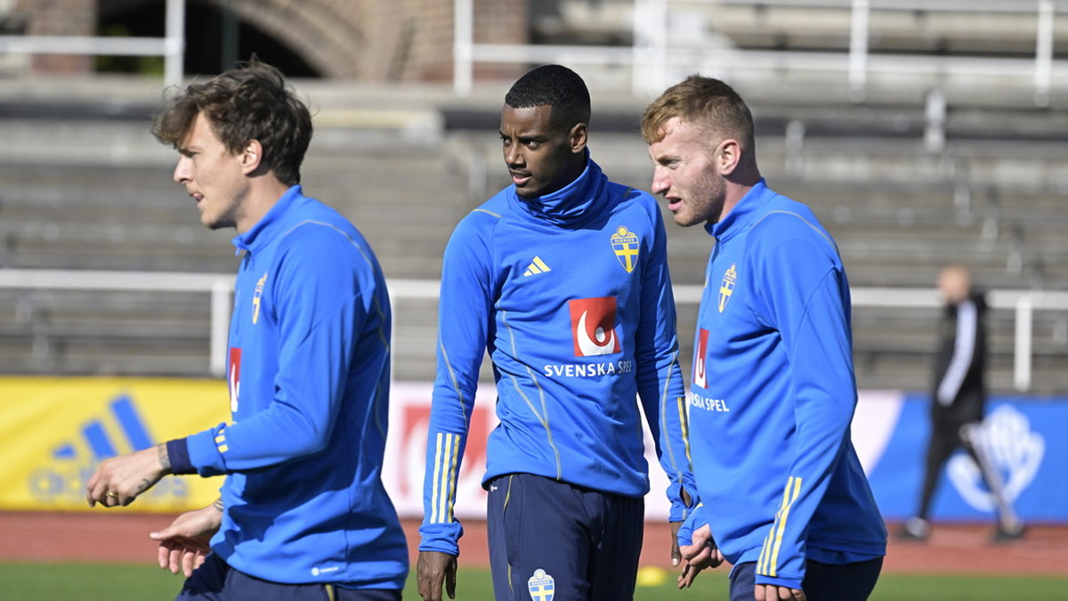 Tränaren: "Inte alltför illa med Isak"