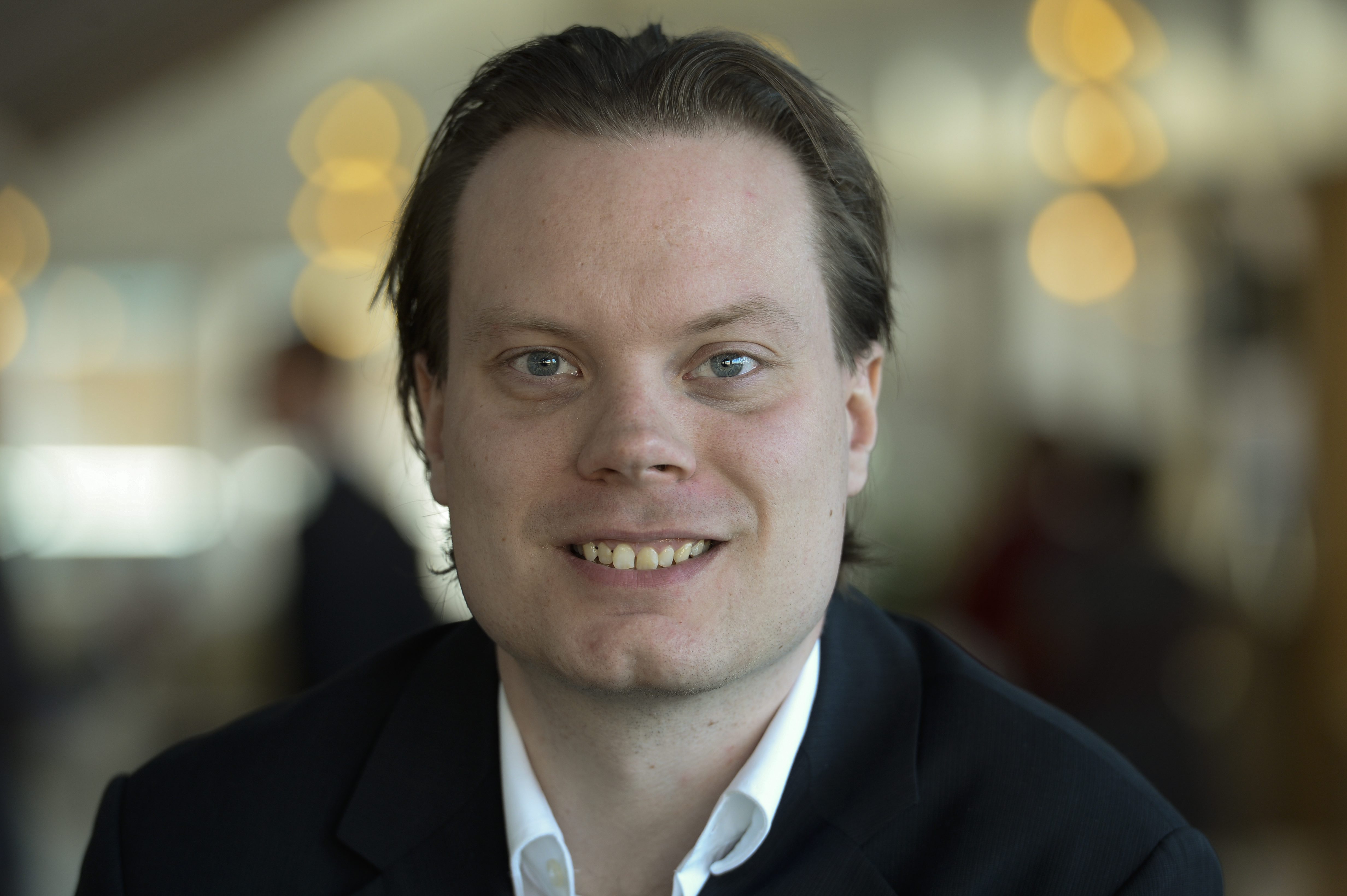 Martin Kinnunen (SD): "Skandal av SVT att anställa Leo Razzak"