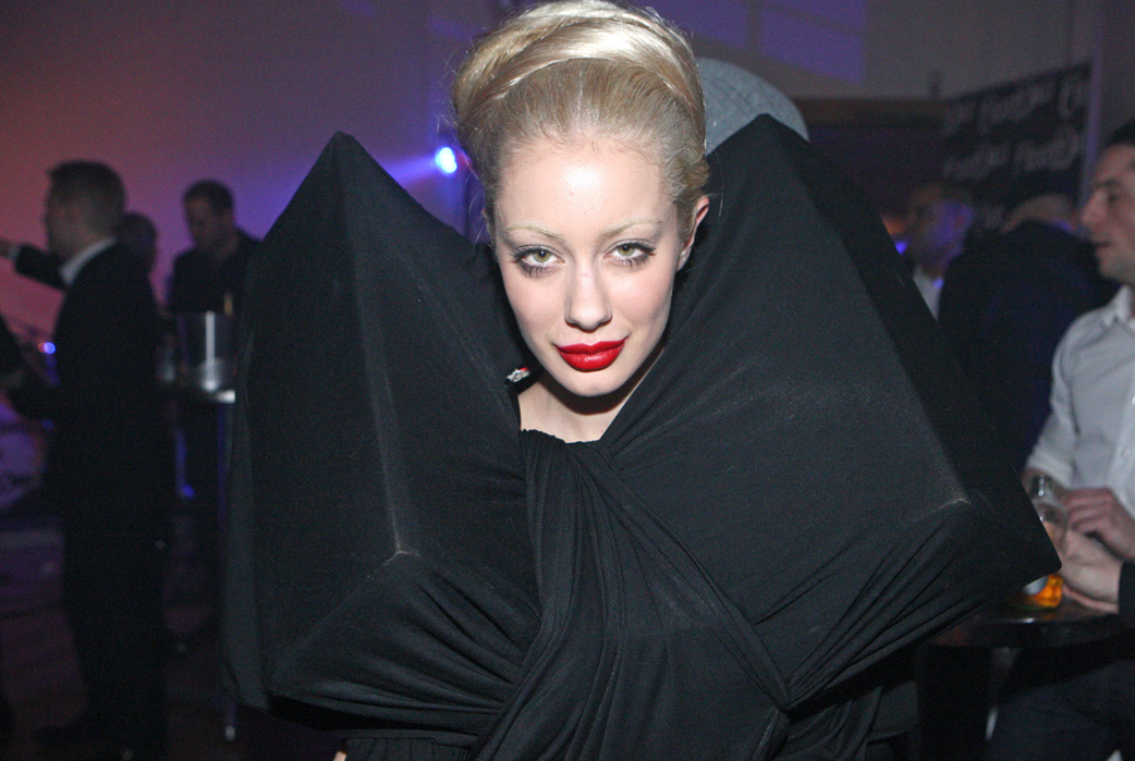 Rebecca Simonsson: "Jag vill inte riva upp några sår"