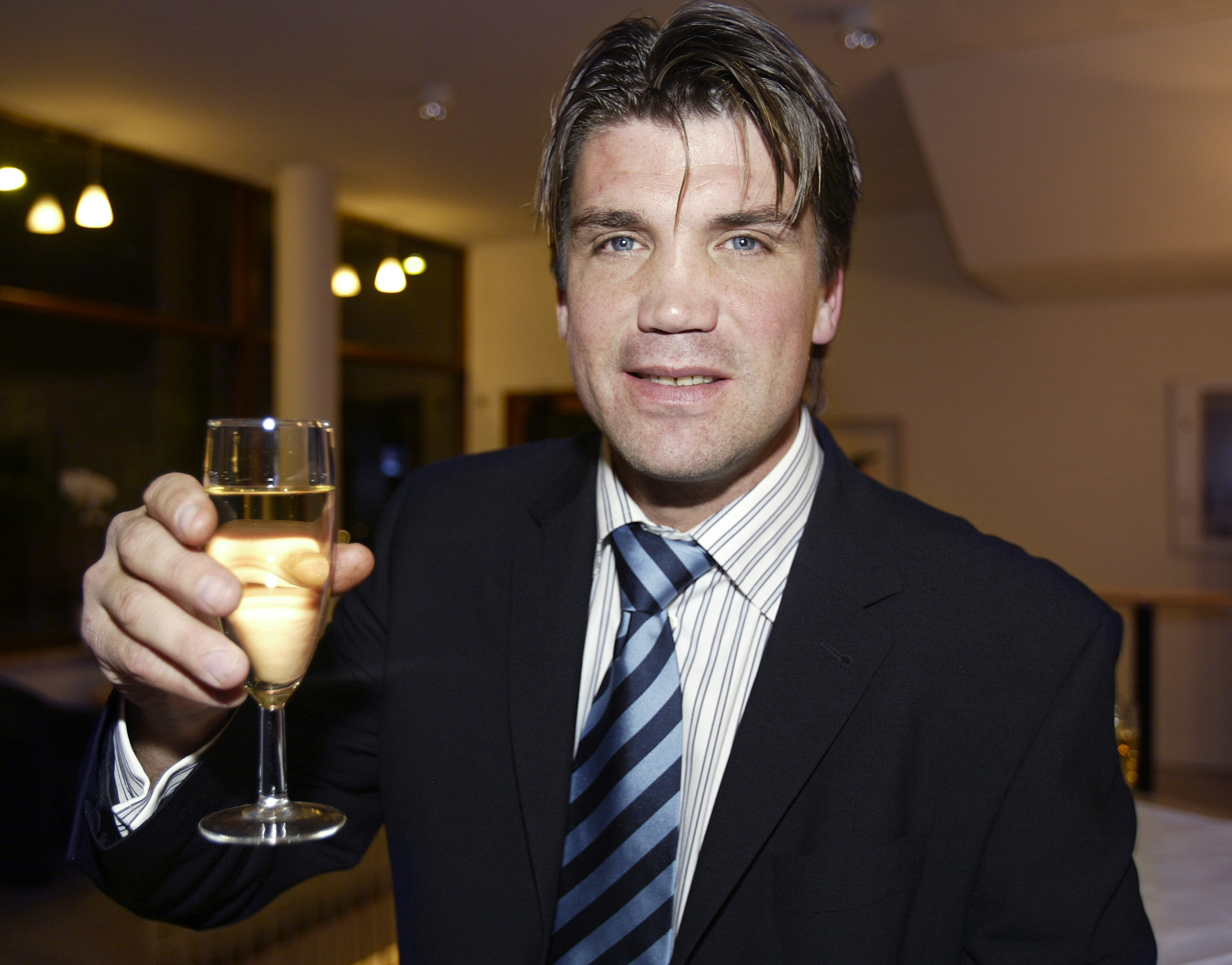 Super-Bo är tillbaka – så hyllas han av fansen