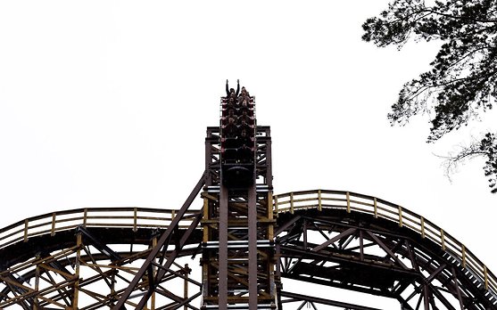 Nya berg- och dalbanan kostade 110 miljoner – nu ställs premiären in