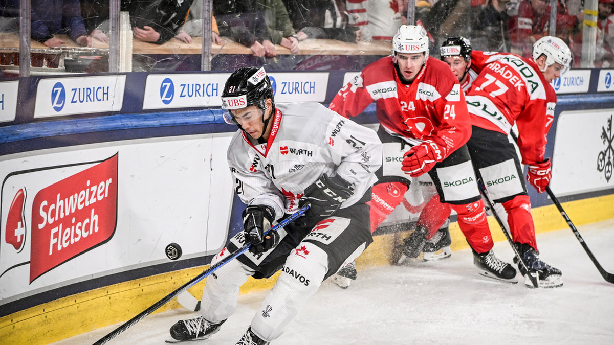 Krislaget förstärker med forward