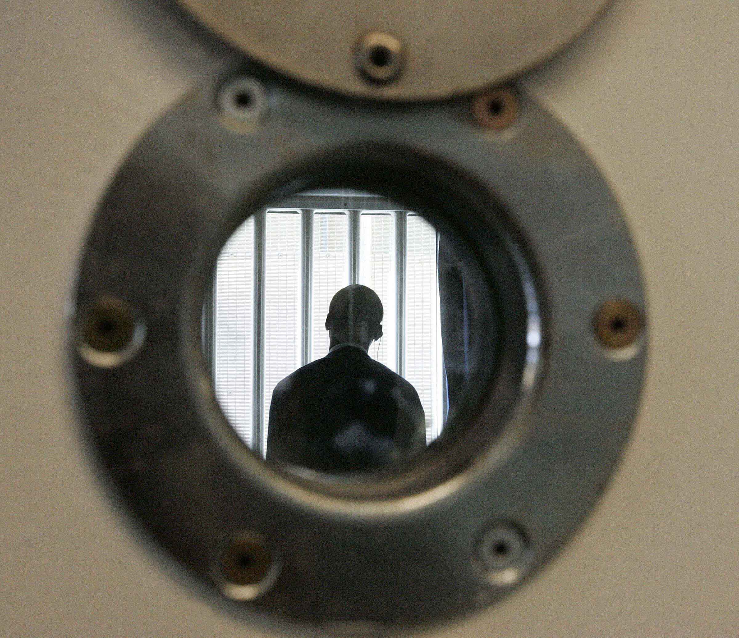 Våldtog Man I Cell Döms Till Fängelse