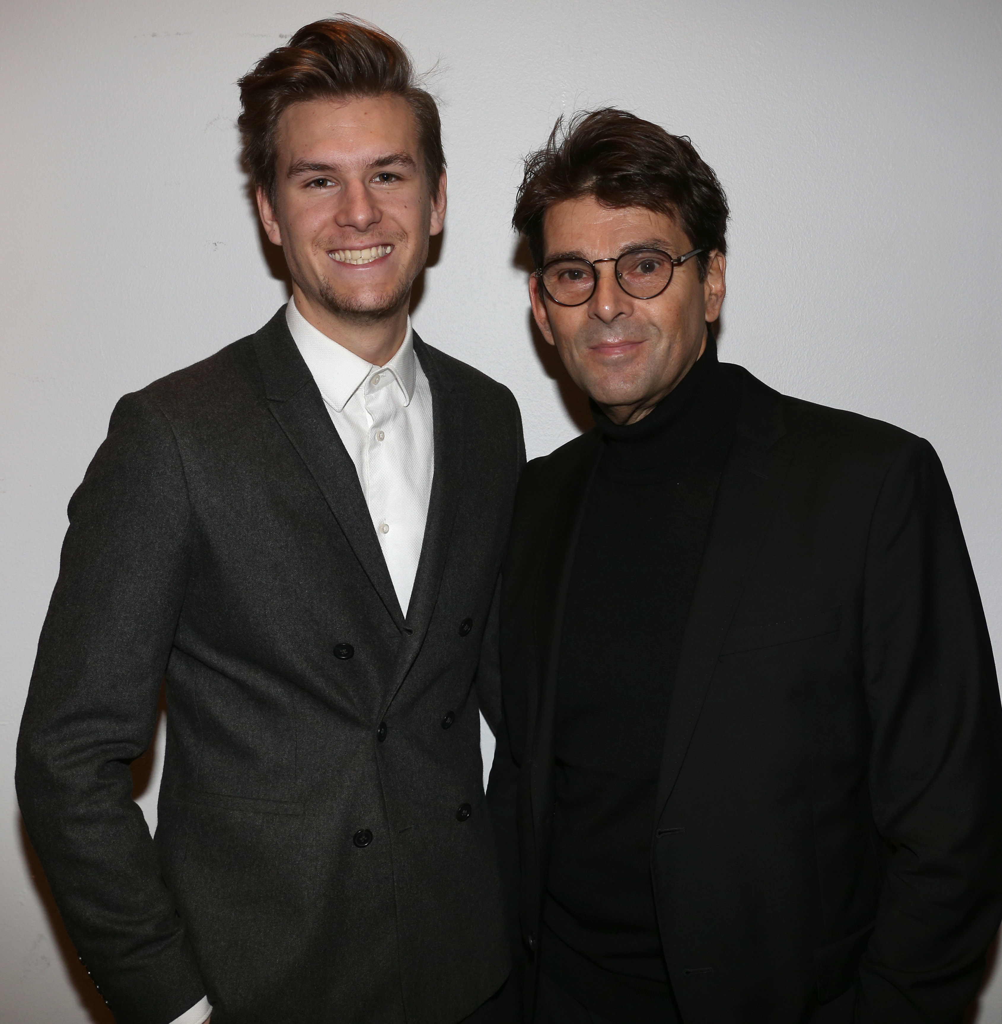 Därför har Niklas Strömstedt en guldtand: "En del av mig"