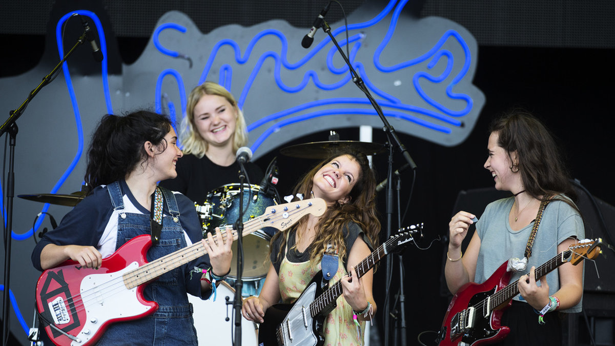 Basist och trummis lämnar indiebandet Hinds