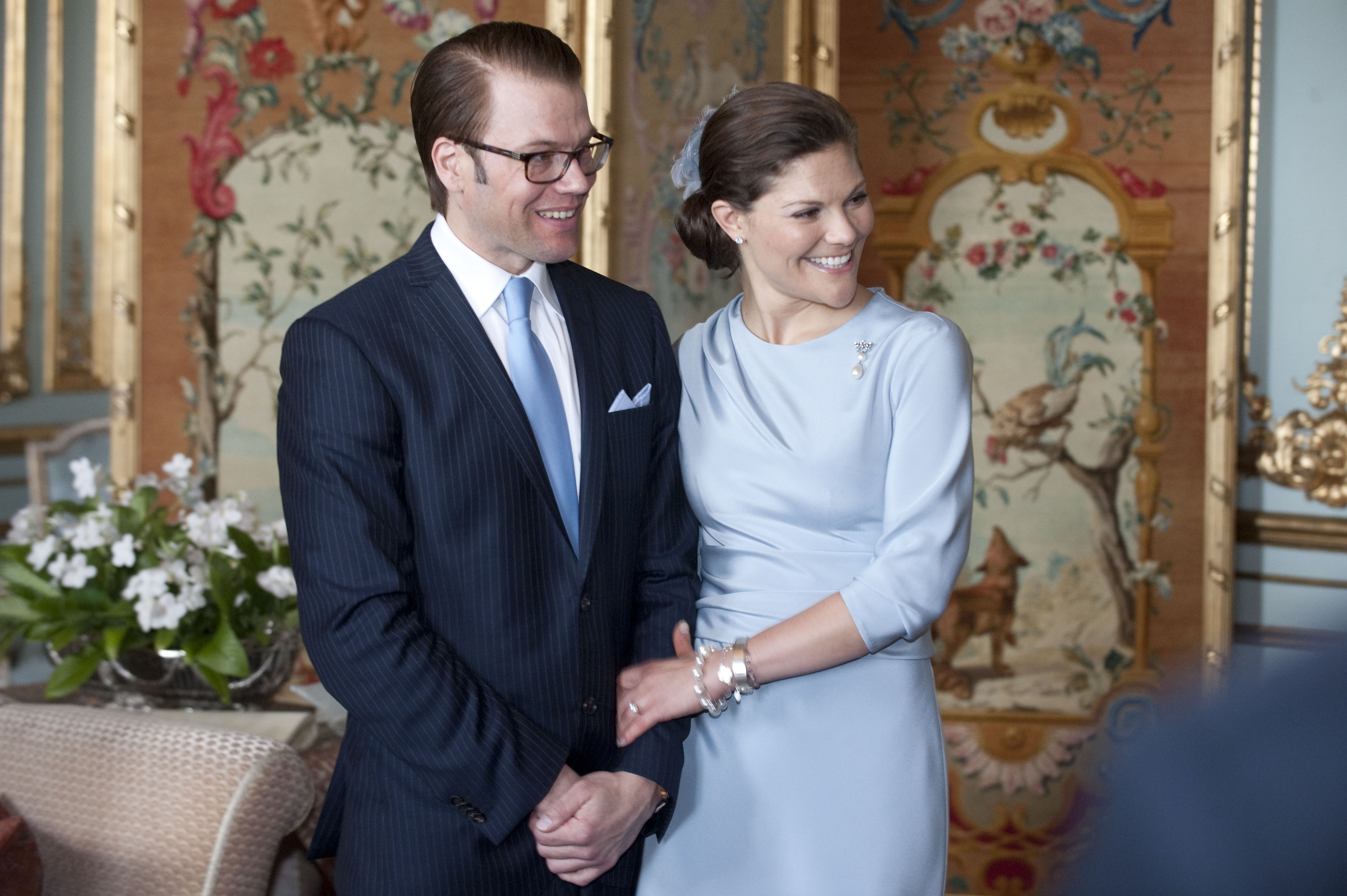 Prins Daniel: "Victoria styr över fjärrkontrollen"