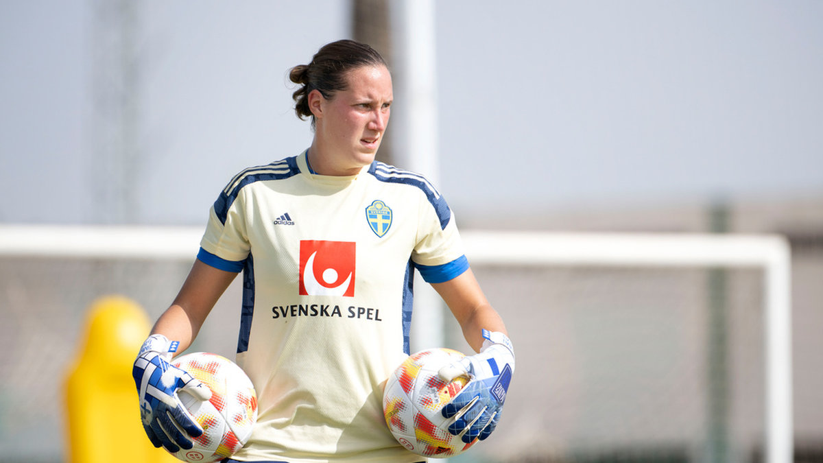 "Peking" värvar mästarmålvakt från Roma