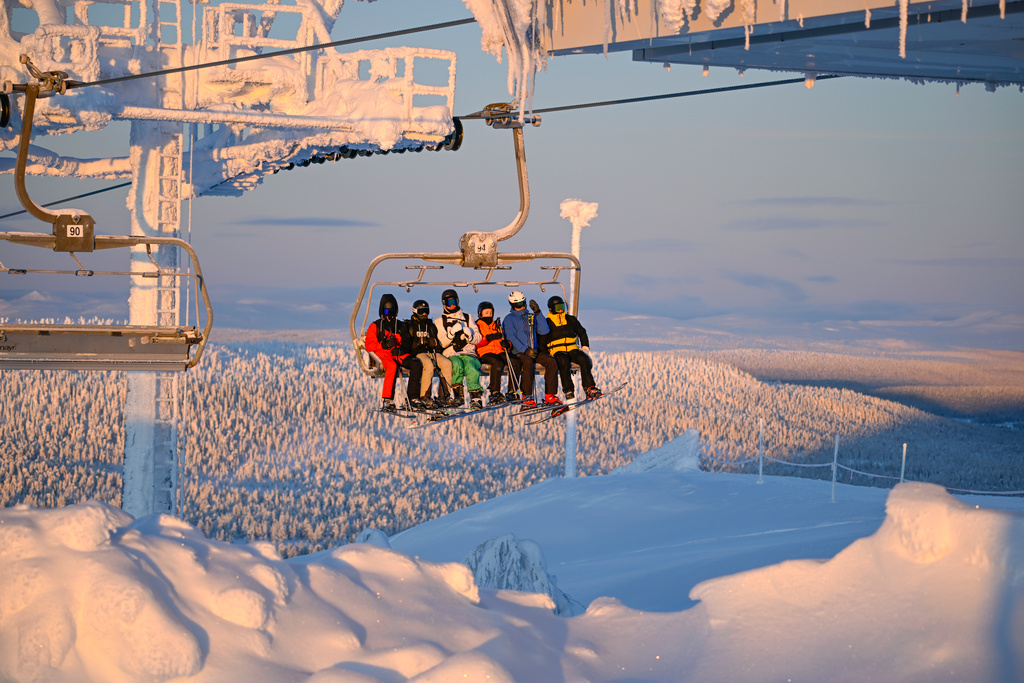 SMHI utfärdar varning: Mycket hårda vindar och snöfall