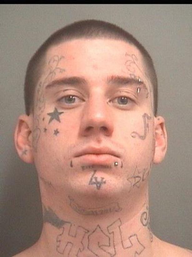 Brottslingen har nya tatueringar på varje mugshot – utvecklingen är ...