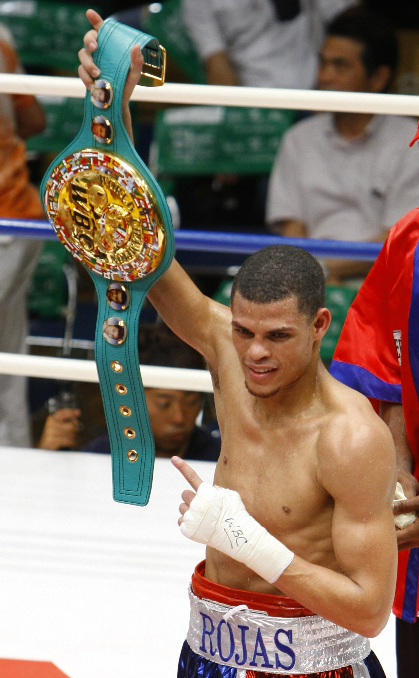 Elio Rojas klarar sitt första titelförsvar