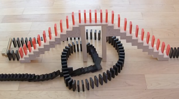 Är det här världens coolaste dominoeffekt?