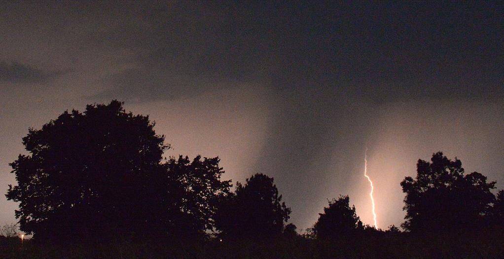 6-åring träffades av blixt – slog ner i huset två gånger