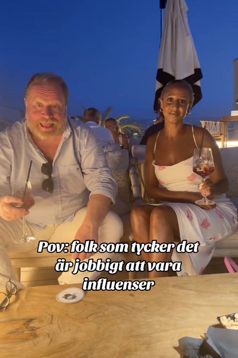 Claes Malmberg visar upp 28 år yngre flickvännen