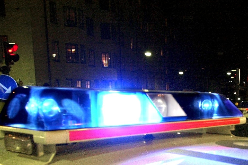 Lekte polis – med elpistol, fjäderbatong och sirener